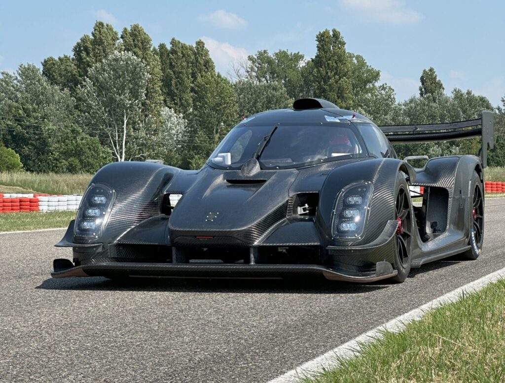 Tartu autonäitusel näeb Eesti superautot ja Prantsuse autoajalugu